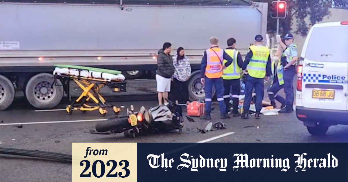 Video: Police appeal for dashcam after Sydney collision